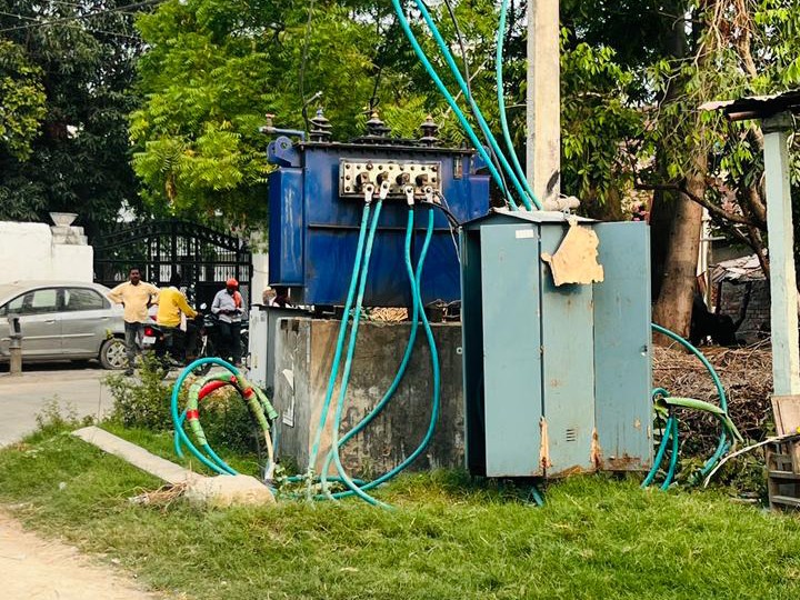 Kushinagar Power Cut Anger | Residents Face Heat, Electricity Woes