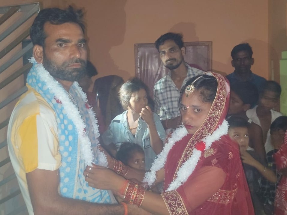 Sitapur Lover Couple Marries In Temple, Seeks Police Protection
