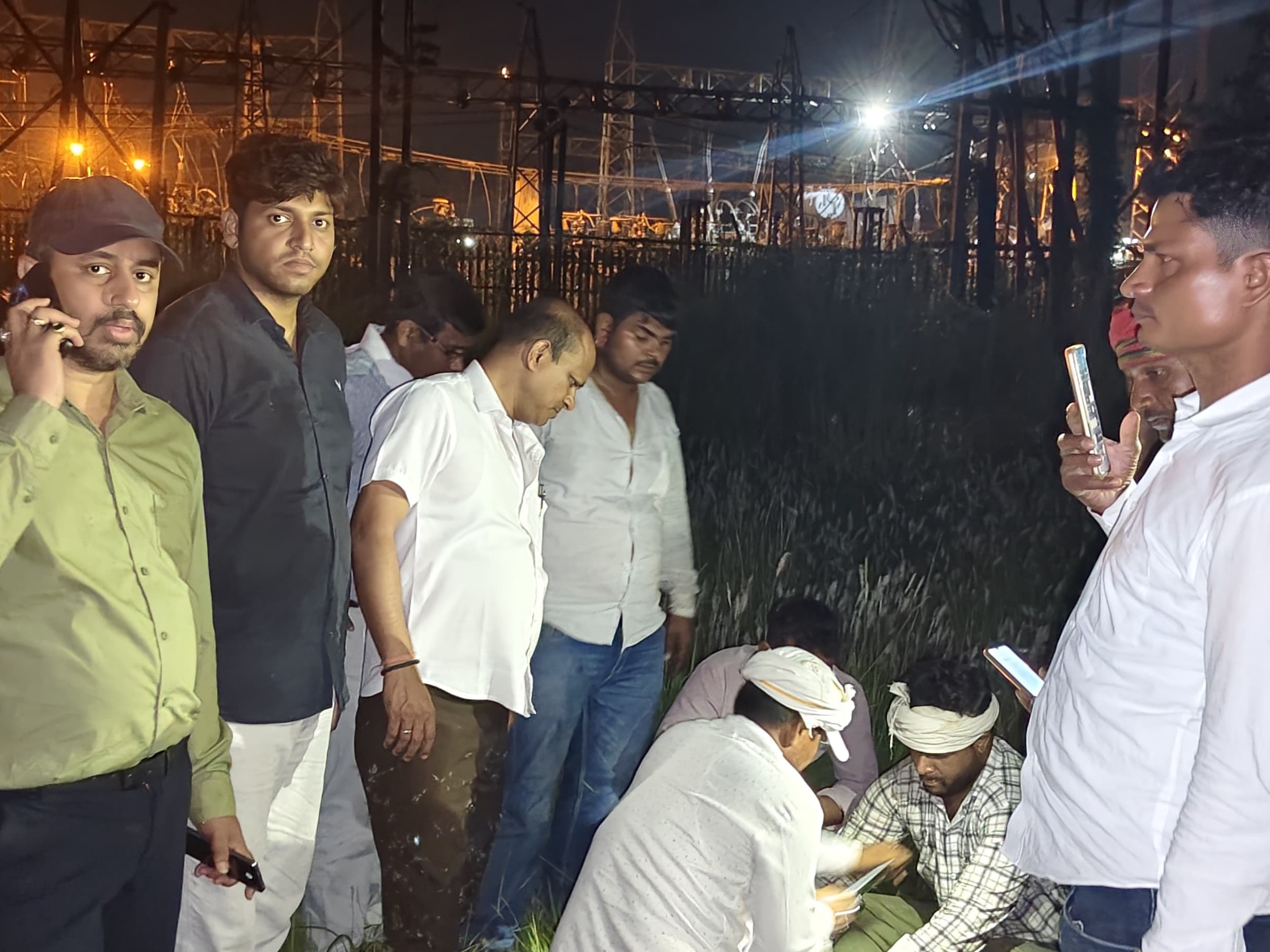 Deoria Power Crisis: 10 Transformers Burn Daily, 20 Hours Outage