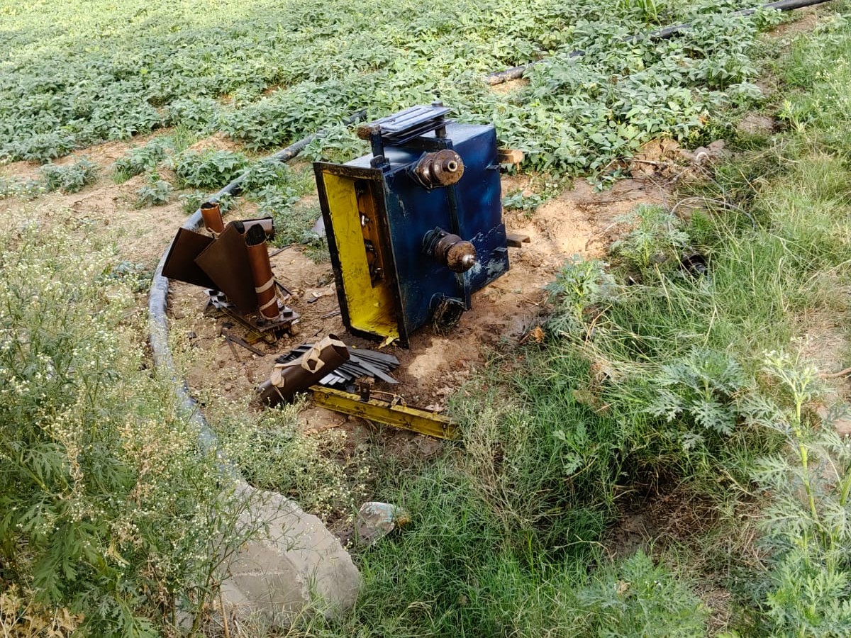 Pinahat Police Reach Scene | Farmer Complaint Transformer Theft Agra