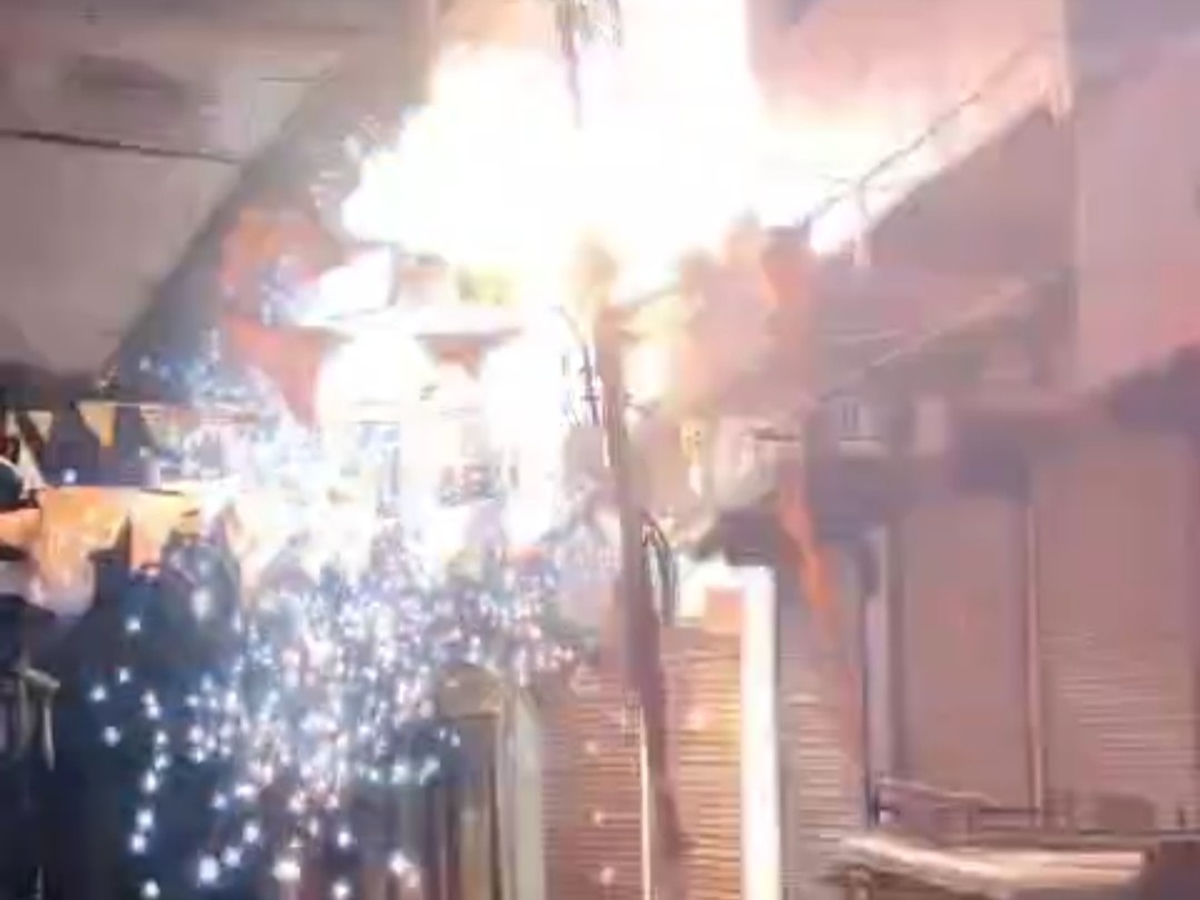 Deoria Power Crisis: 10 Transformers Burn Daily, 20 Hours Outage