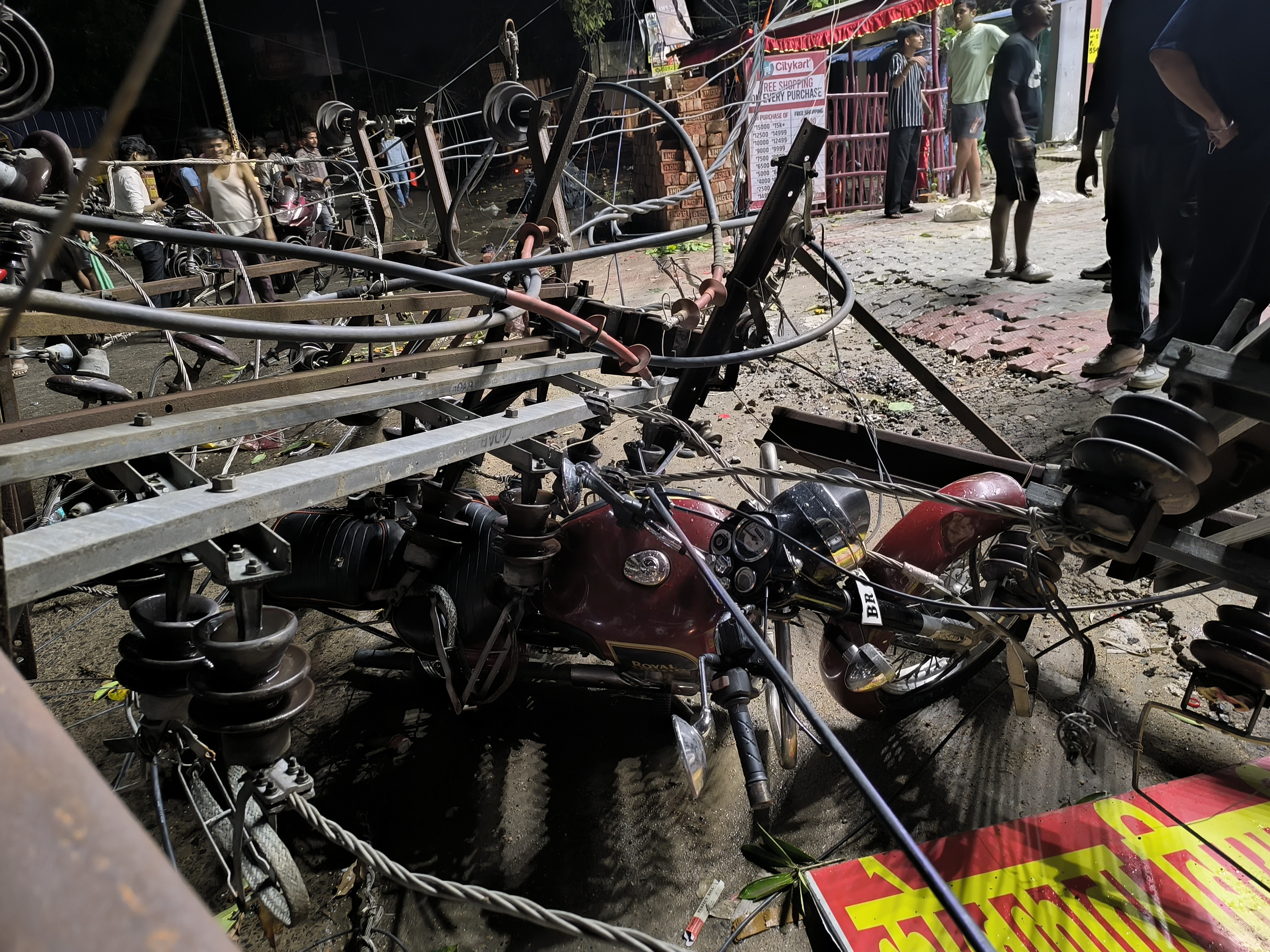 Katihar Power Outage | 11kV Line Snaps, Transformer Damaged, Auto Hit