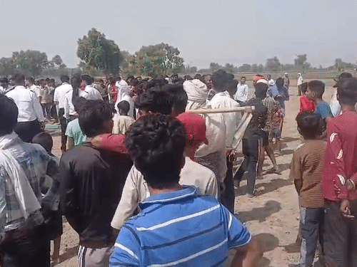 Aligarh Training Aircraft Emergency Landing | Dhunipur Airport Pilot Safe
