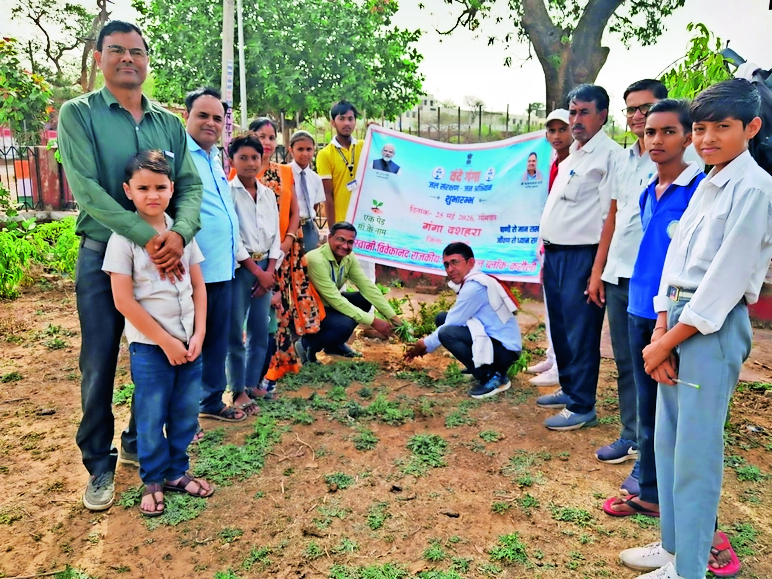 Arpit first in essay, Roshni first in painting competition