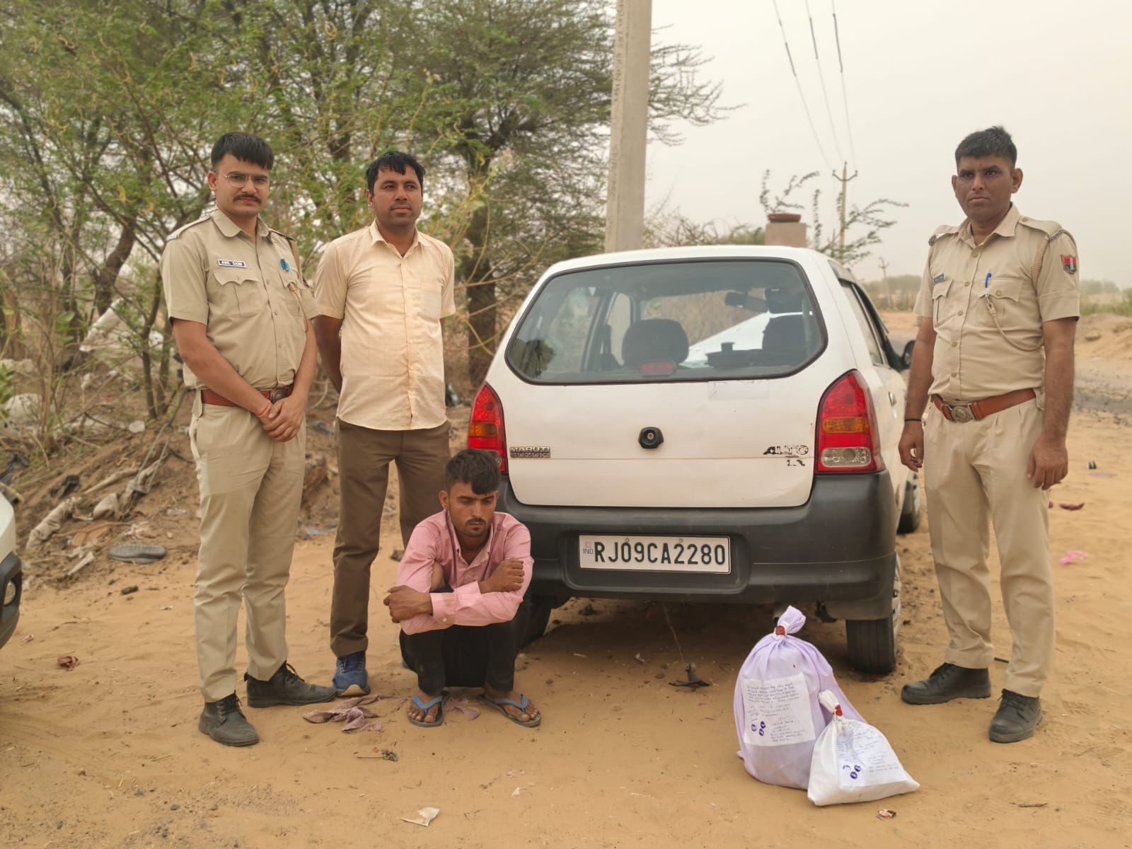 Churu Police Nab Smuggler, Seize Rs 25 Lakh Opium in Nakel Op | Dainik ...