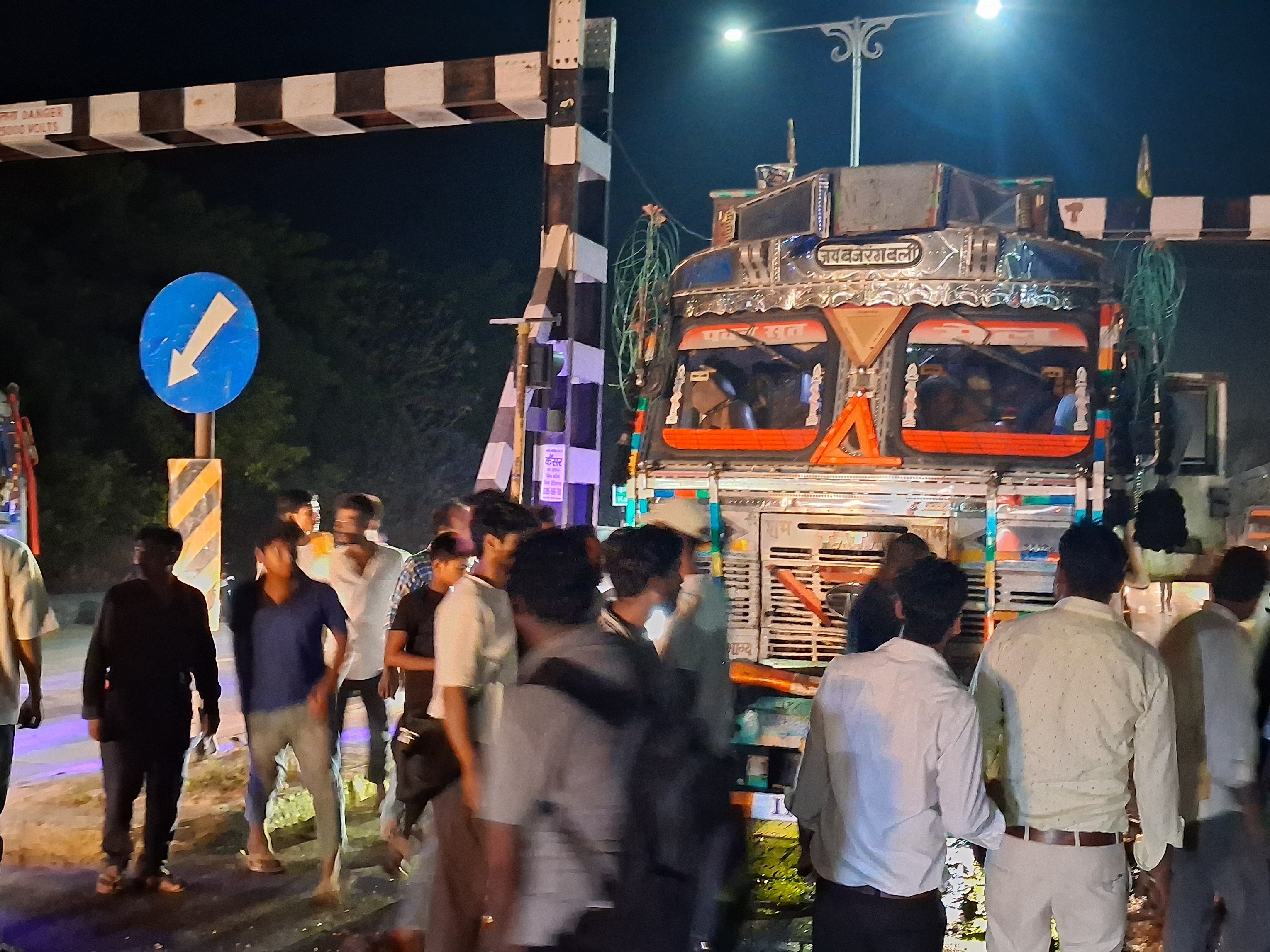 Kamrauli Railway Crossing Truck Accident | Engine Blast