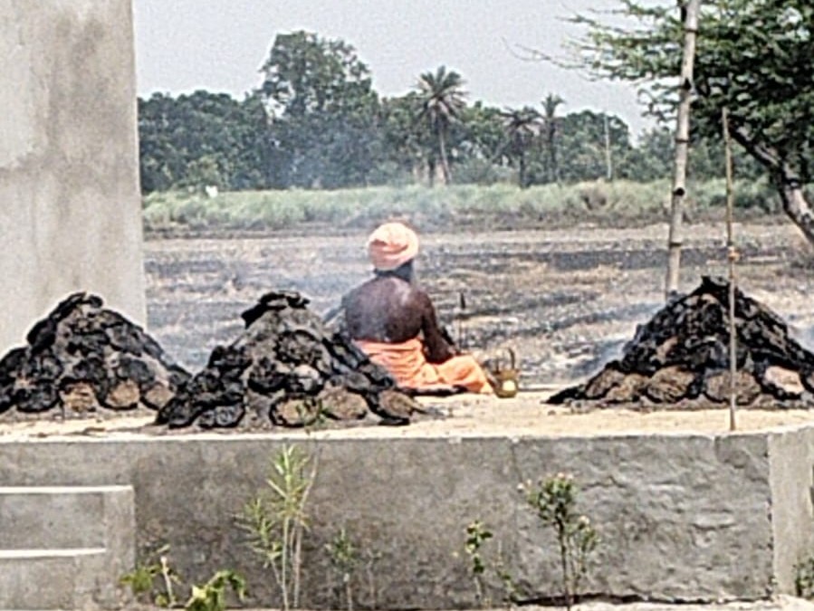 Awagarh Ashram Mauni Baba Agni Tapasya Amidst Heat