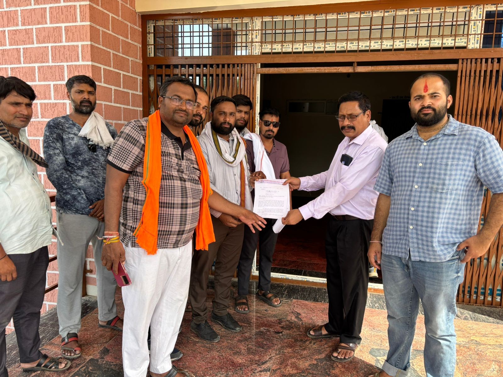 Pipariya Cow Slaughter Ban Demand | Bajrang Dal Memorandum to Nayab ...