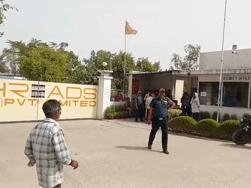 Bilhaur TIL Factory Gate Jam | Protest Over Wage Hike