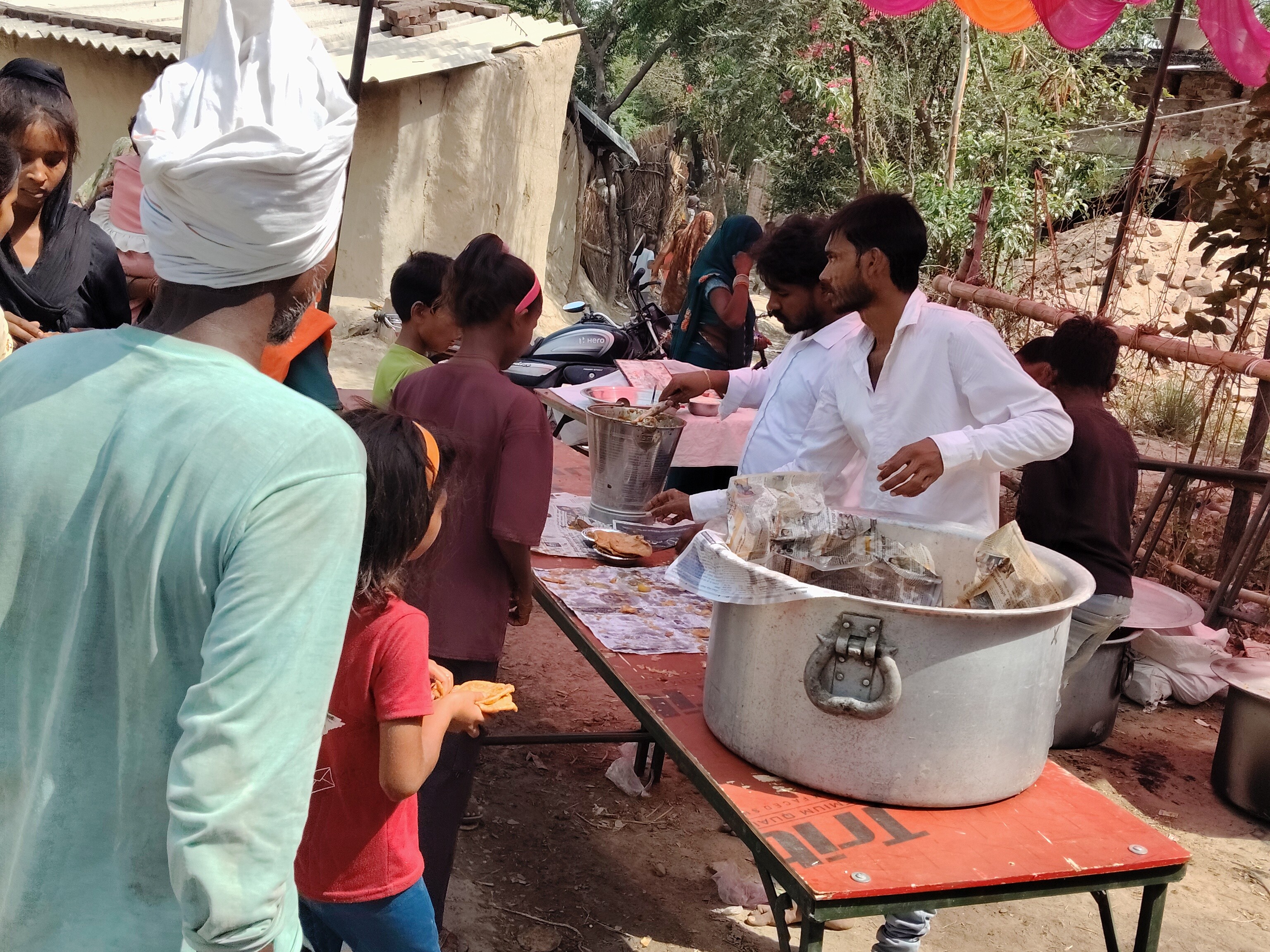 Brahmachari Vishveshwar Shiv Mandir Bhandara Rae Bareli | Devotee Crowd