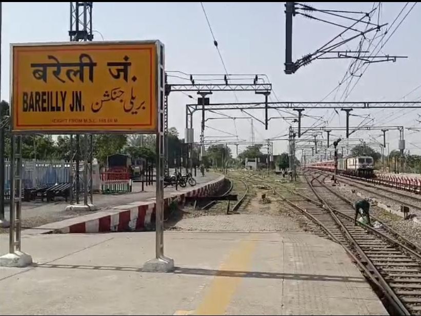 Lucknow-Delhi Rail Line Disrupted | Storm Causes Tree Fall