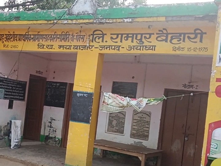 Maya Bazaar Farmers Face Water Crisis Amid Heatwave; Broken Tap Neglected