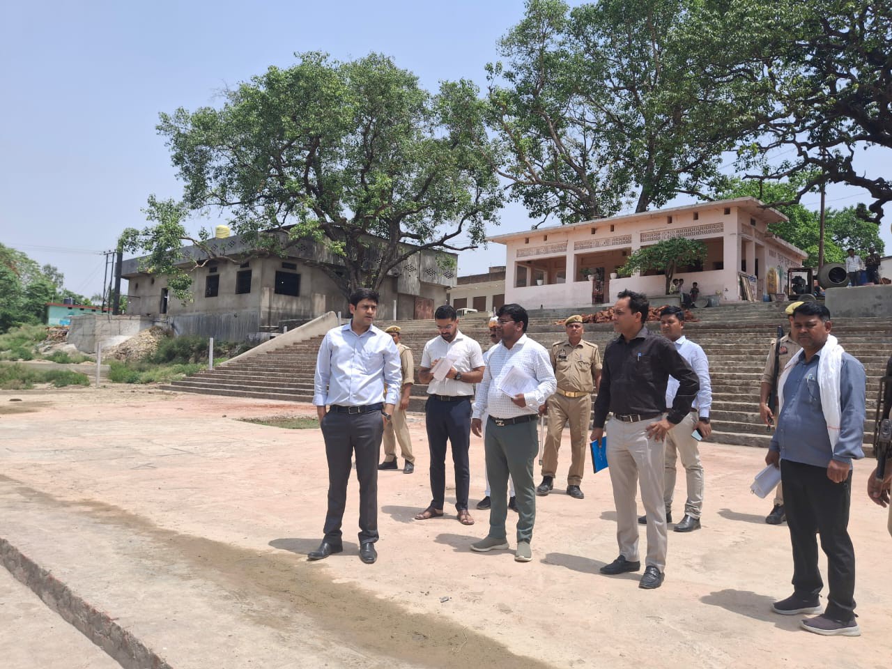 Mau DM Slams Slow Progress on Visarjan Ghat Project | Plan Delay