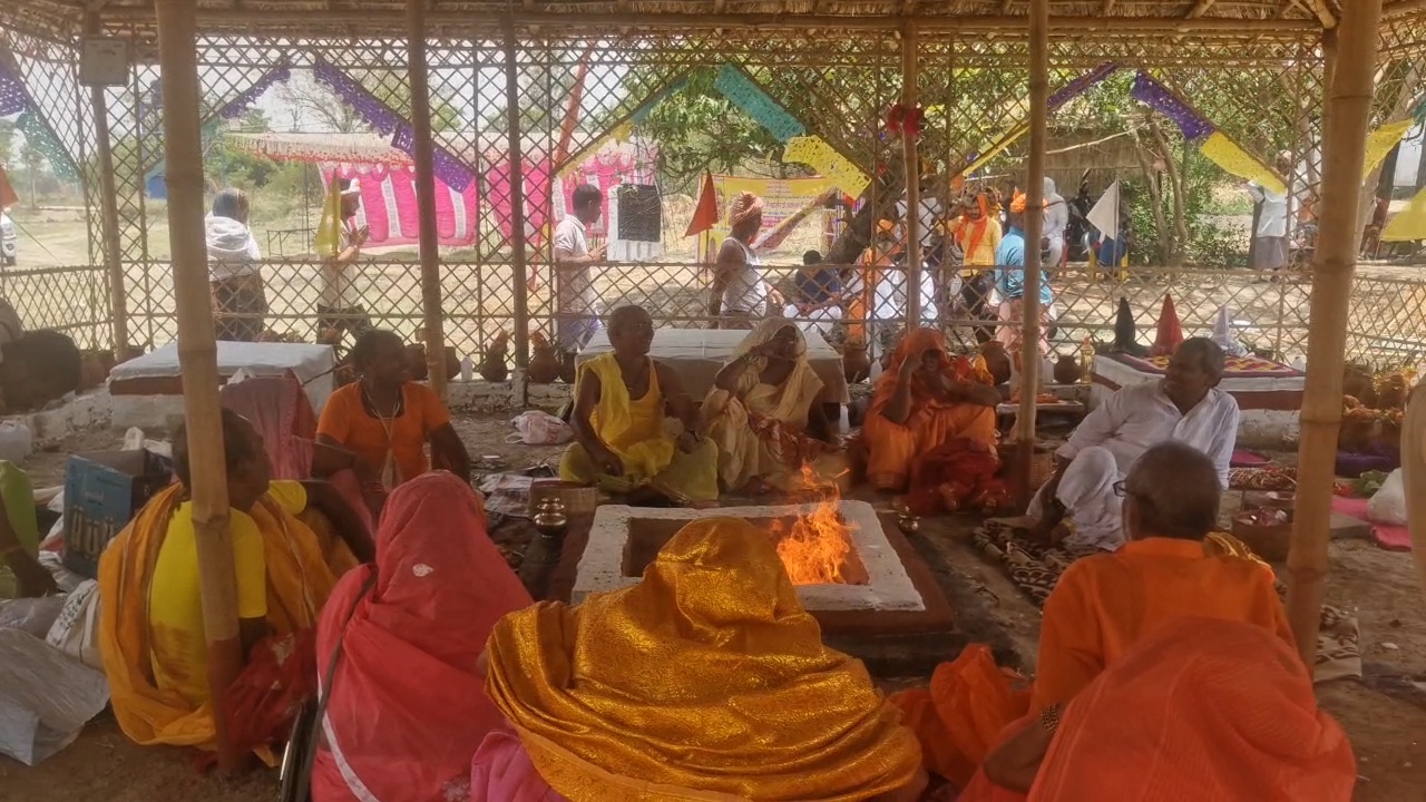 The ritual begins with churning of Arani and worshipping the fire.
