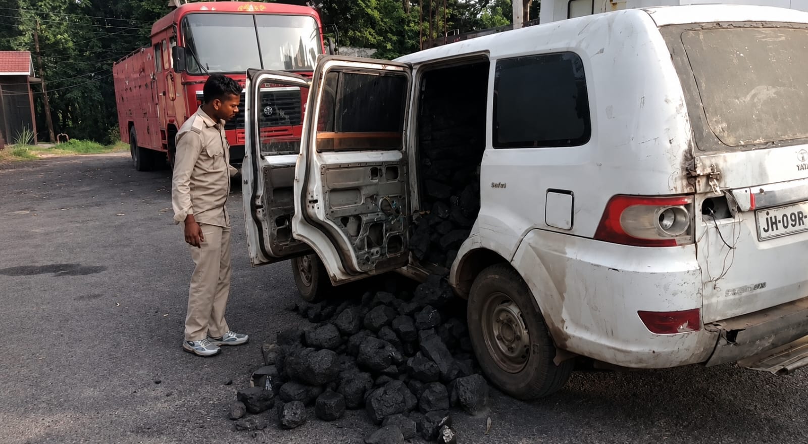 Security personnel seized a Sumo vehicle loaded with illegal coal and ...