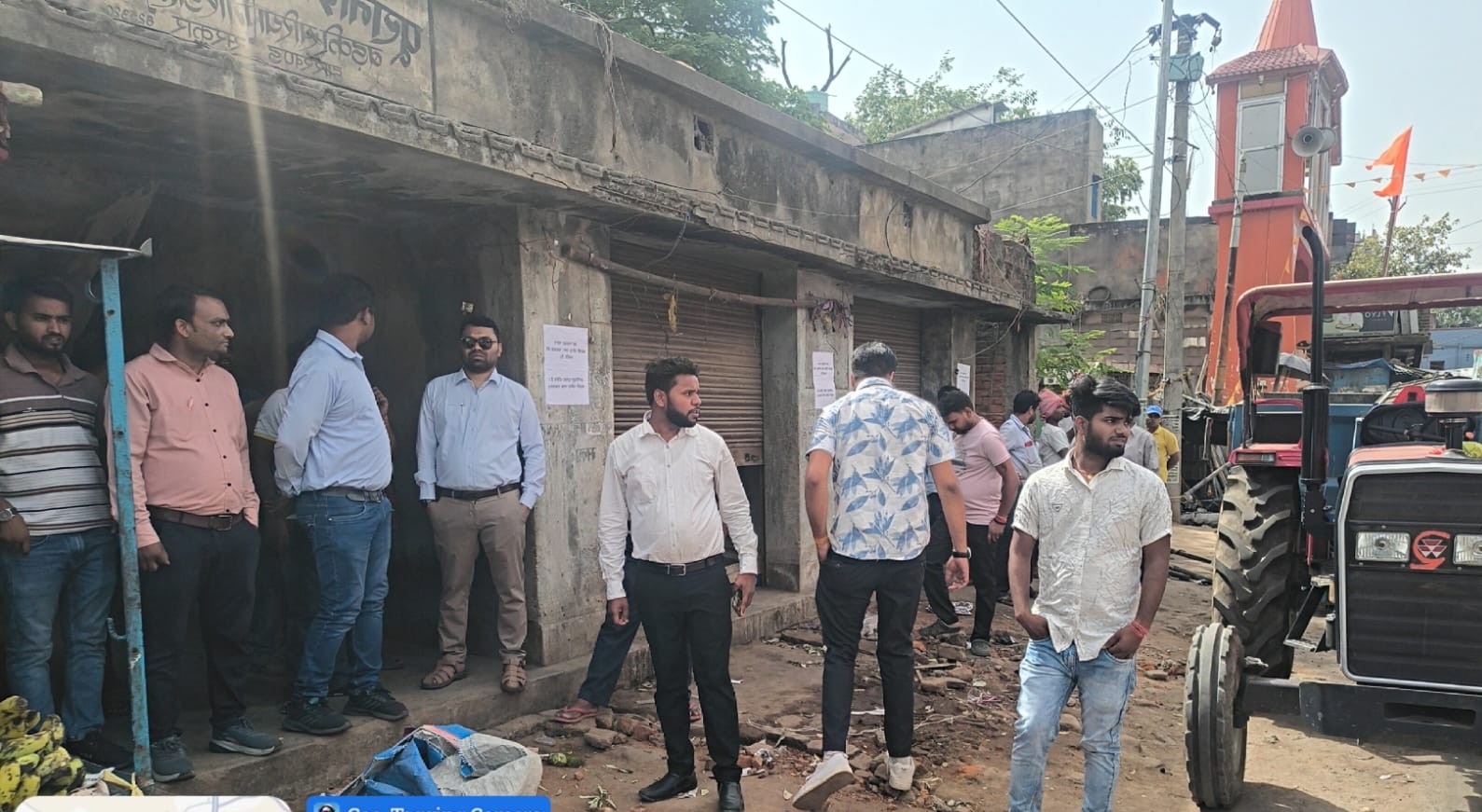 After 20 years, the old Panchayat Bhawan of Badki Sariya was freed from ...