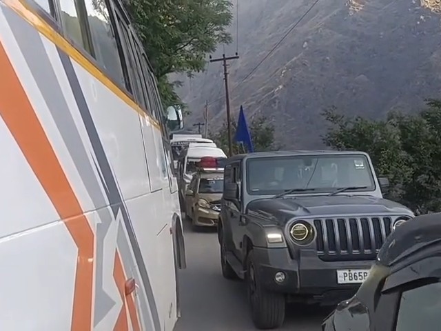 Joshimath Traffic Jam | School Kids Stuck Hours on Marwari Highway