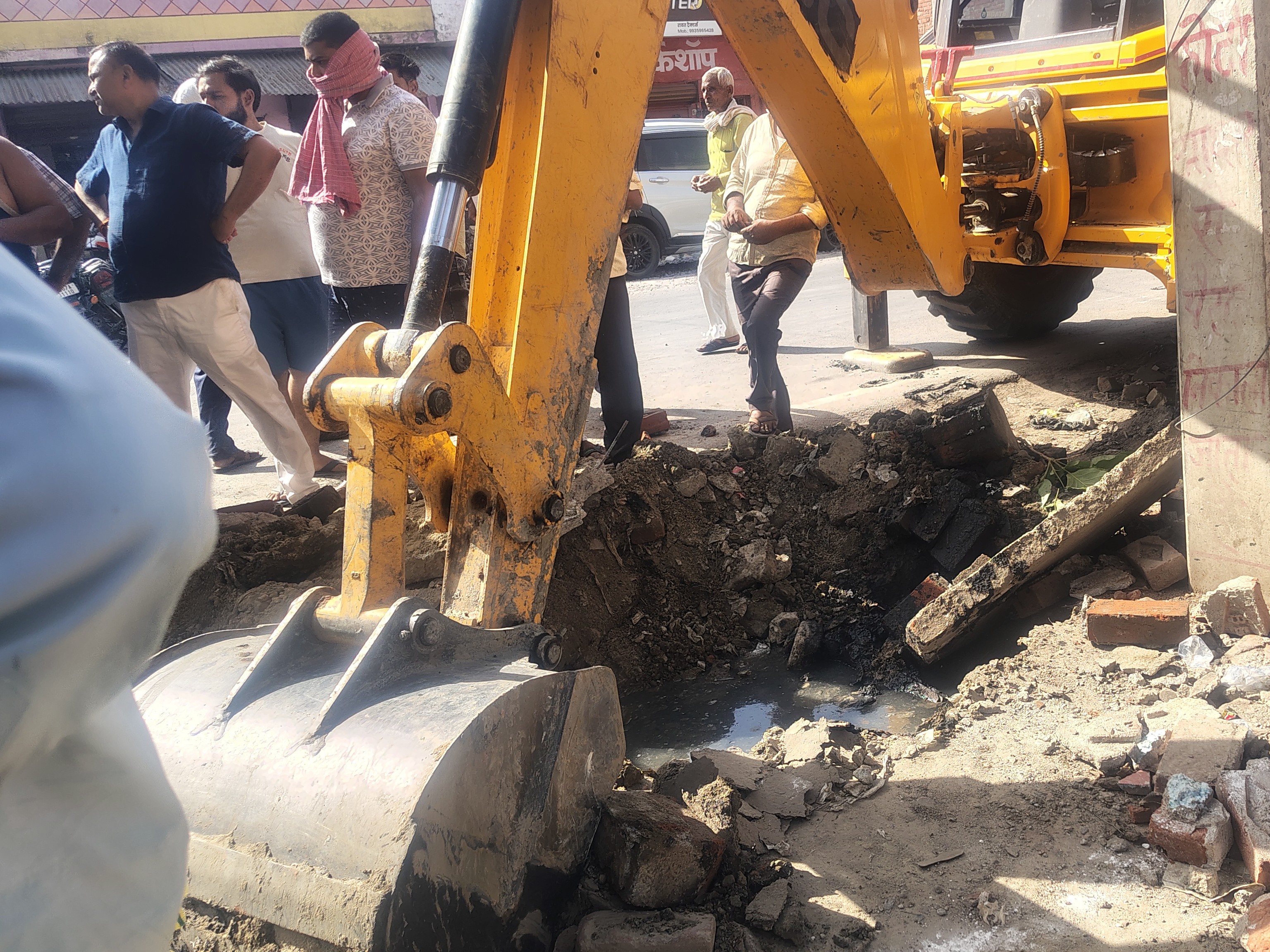 Chaklavanshi Chowk Drainage Halt | Houses Water Filling Fear