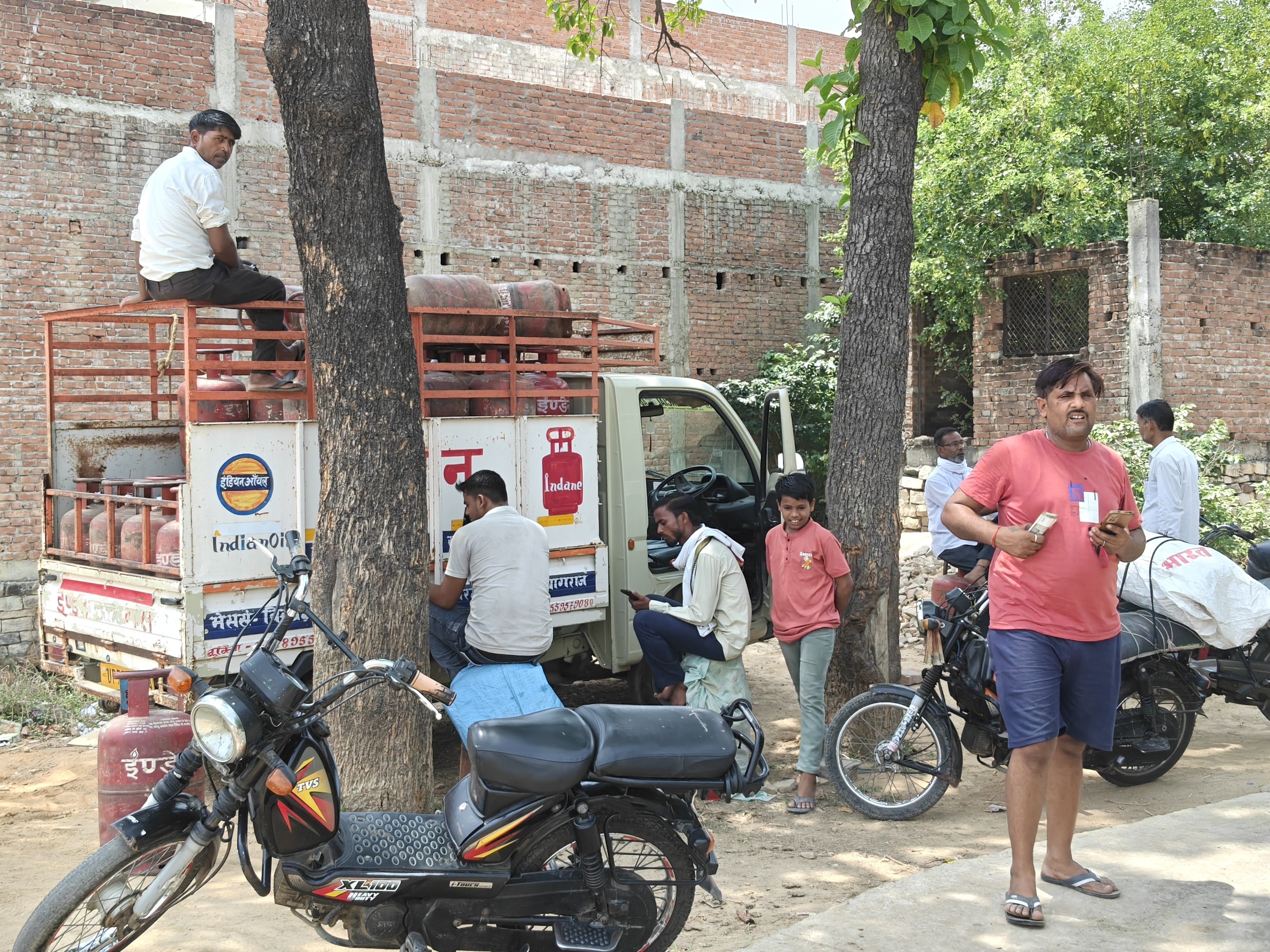 Meja Gas Cylinder Supply Delay | Consumers Irked, Rural Areas Hit