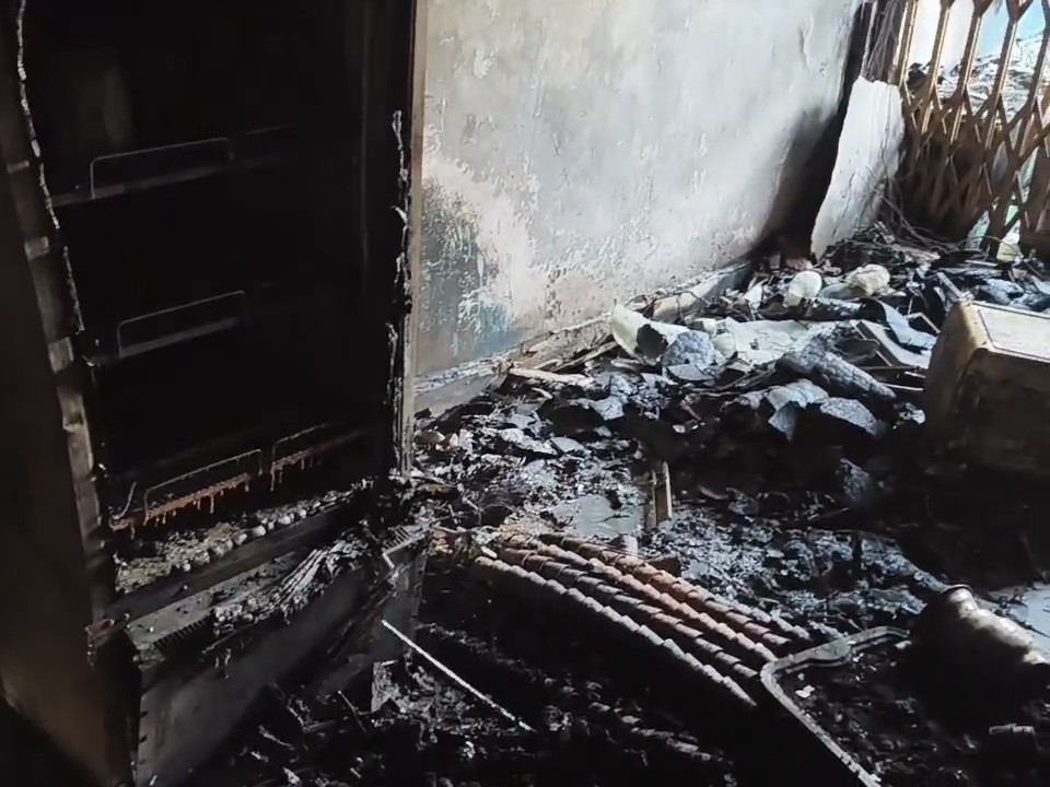 Kaimur Coffee Shop Fire | Sharab Dispute, 4 Lakh Damage