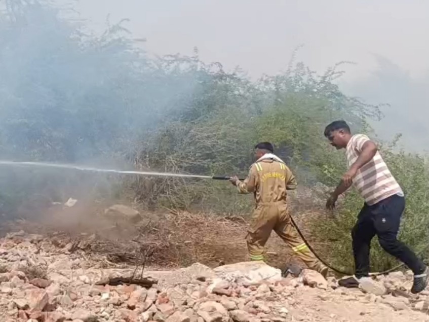 Konch Jungle Fire | Villagers & Fire Brigade Control Blaze