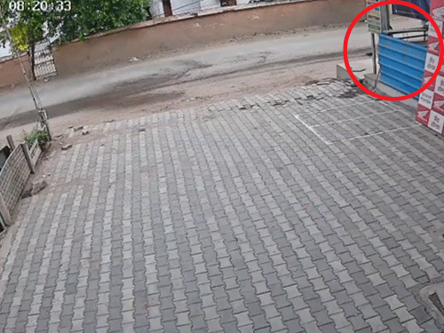 Raipur Saddu School Accident: Boy Crushed by Tanker, Driver Flees