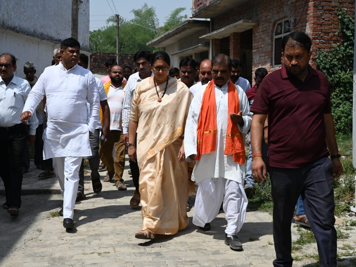 Smriti Irani Visit Amethi | Tribute Booth President; Political Stir
