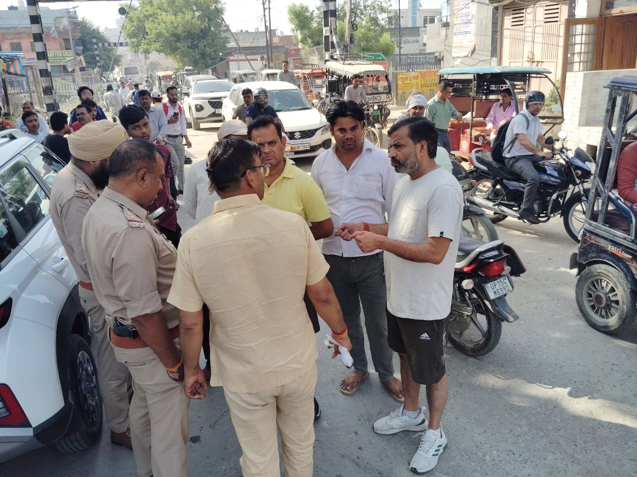 Ghaziabad Hindu Outrage Over Meat Near Temple | Police Probe