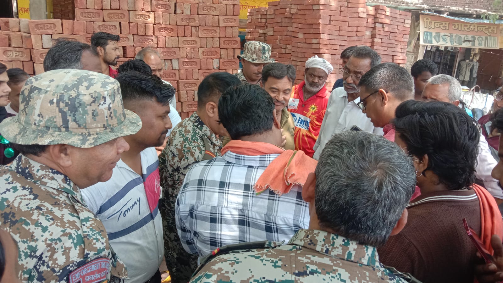 Agra Nagar Nigam Action | Construction Material & Burning Fine