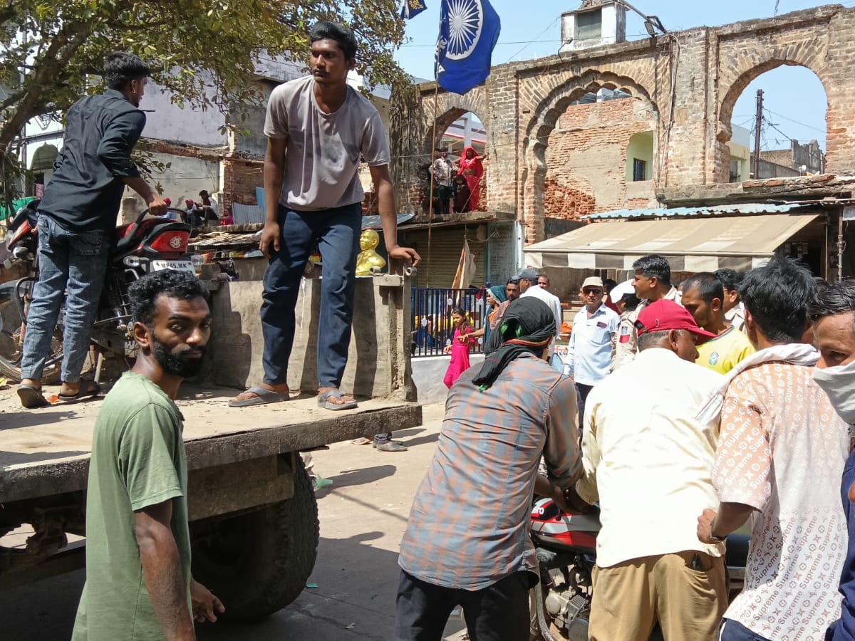 Ranapur Bus Stand Encroachment Drive | Tents, Bikes Seized