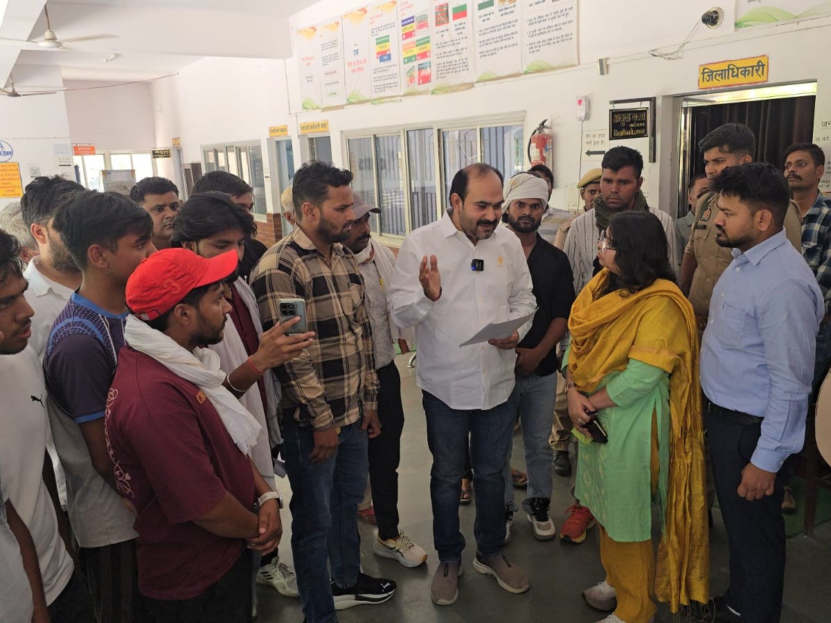 Sadhabad Youth Seek DM Help for Karwan River Clean Mission