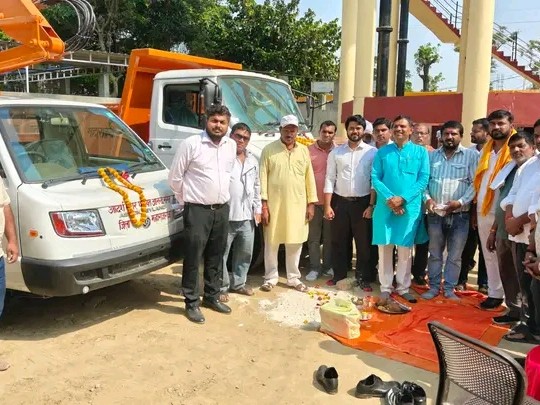 Nagar Panchayat Launches New Garbage Truck & Lifter for Cleanliness ...
