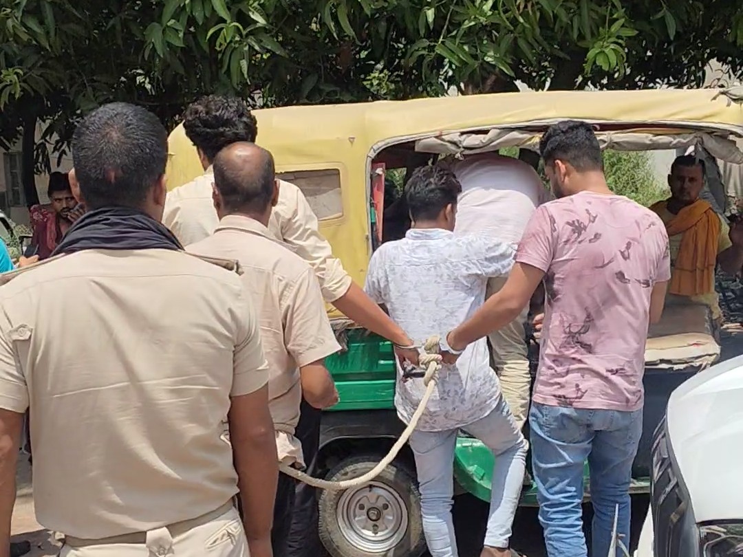 Danapur Hotel Manager & 5 Youths Arrested; 7 Liters Sharab Seized
