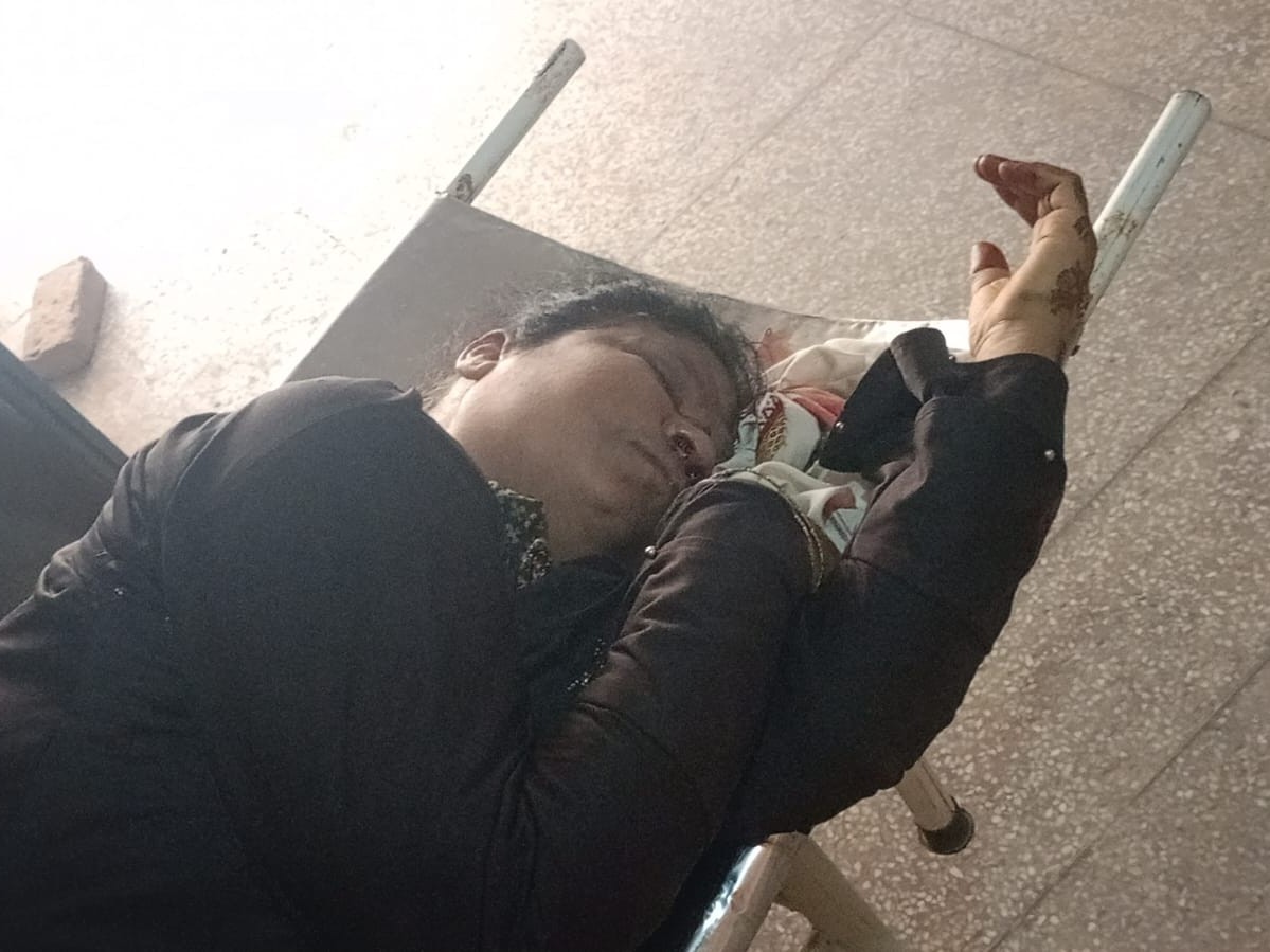 Chanda Chauraha Accident | Woman Critically Injured, Referred to Hospital