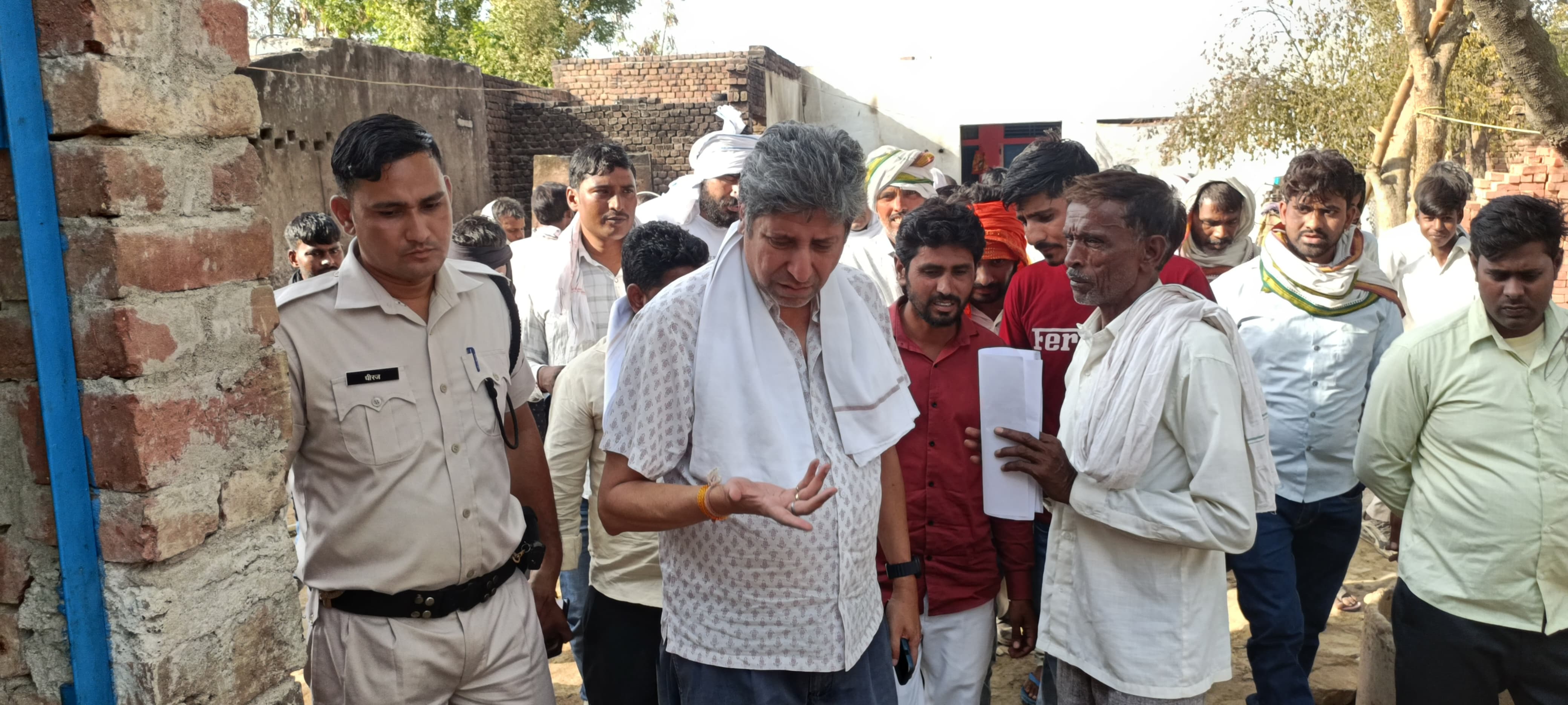 MLA Bohra met the family of the fire victims and consoled them with ...