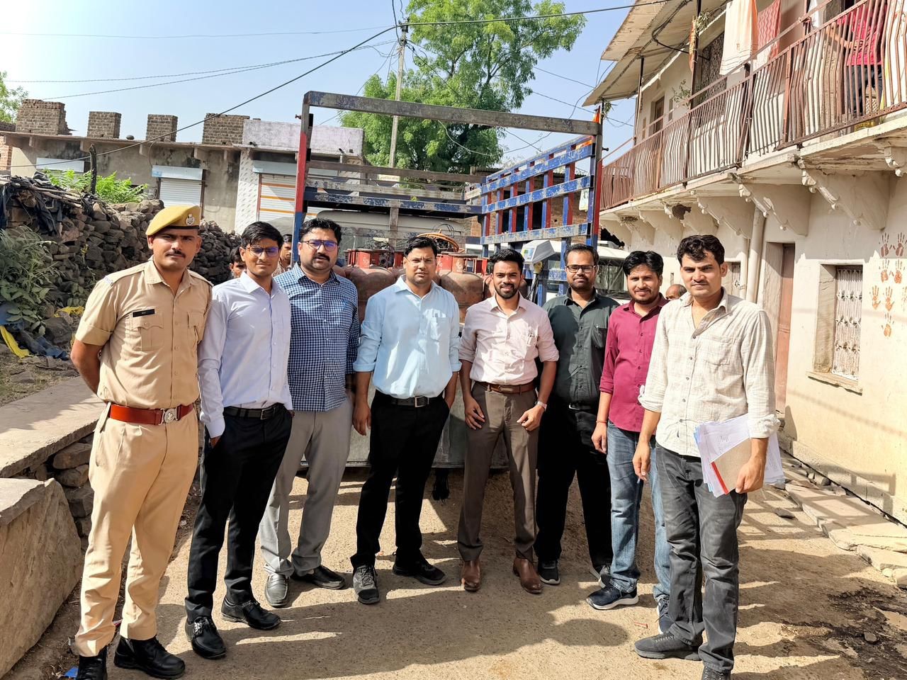 Jhala Gas Cylinder Seized | Illegal Refilling Action