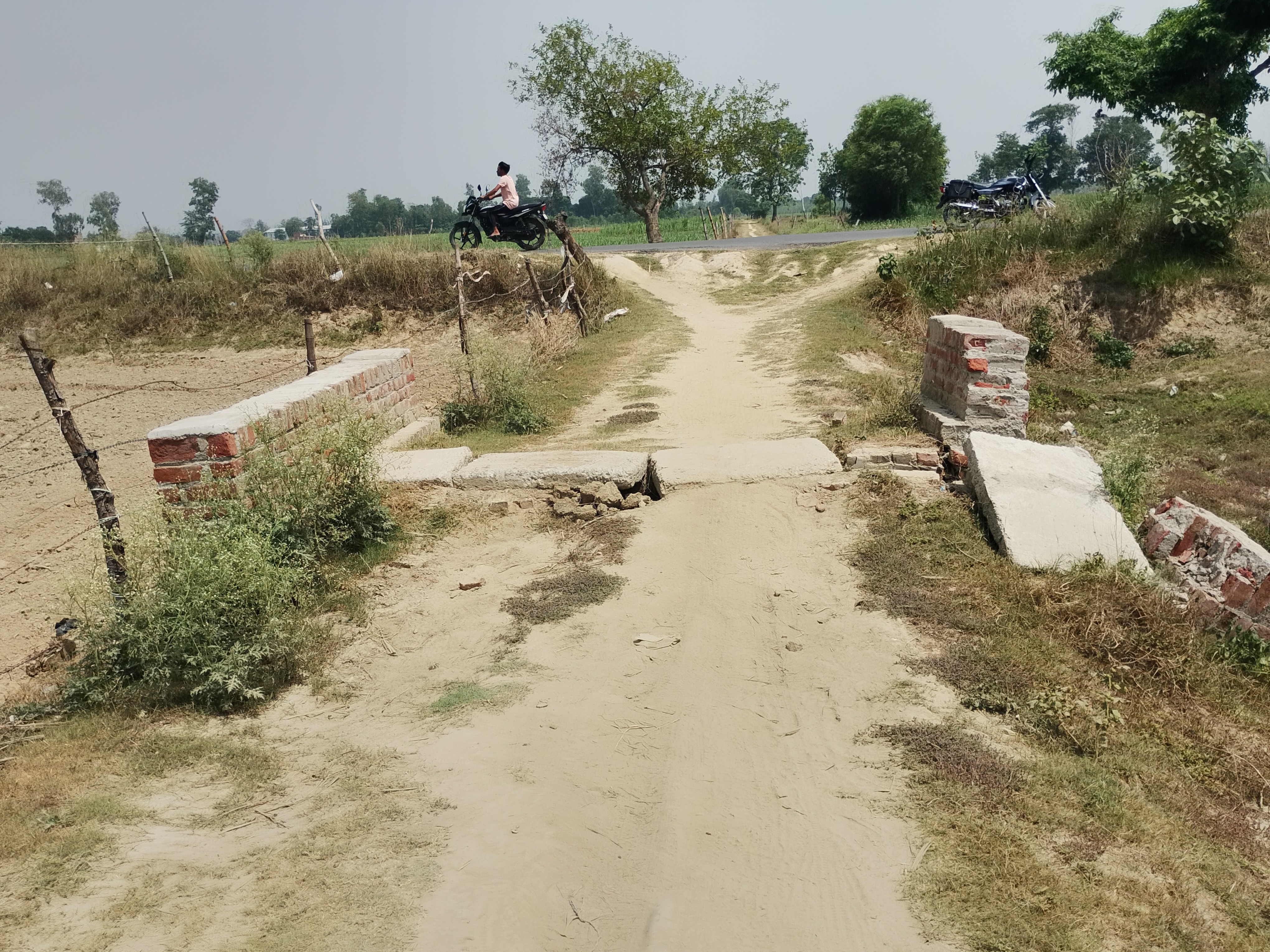 Bankeganj Block Road Blocked | Farmers Troubled in Lakhimpur Kheri