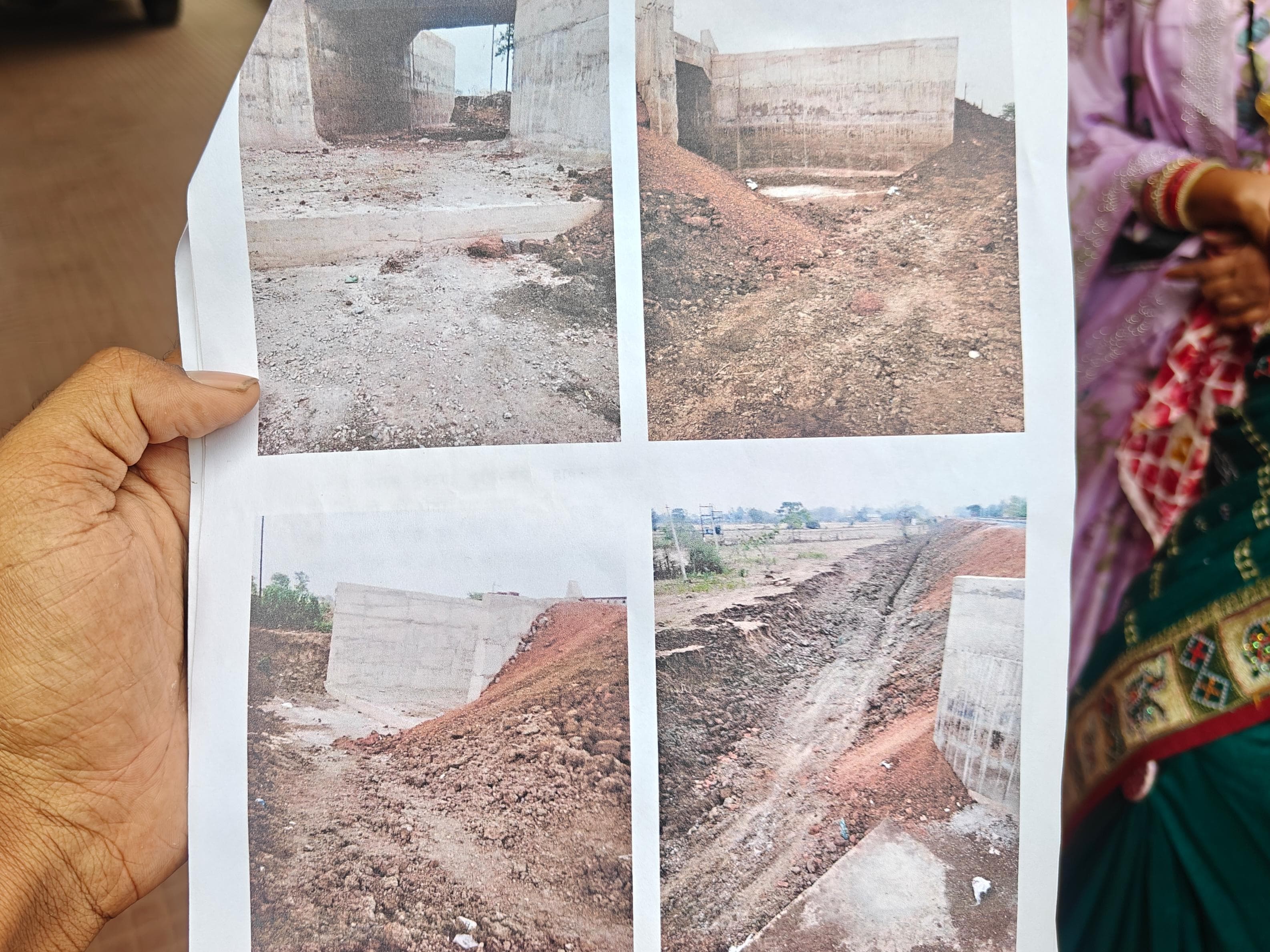 Dhamtari Underbridge Jalbhrav Problem | Farmers Tractor Harvester Stuck