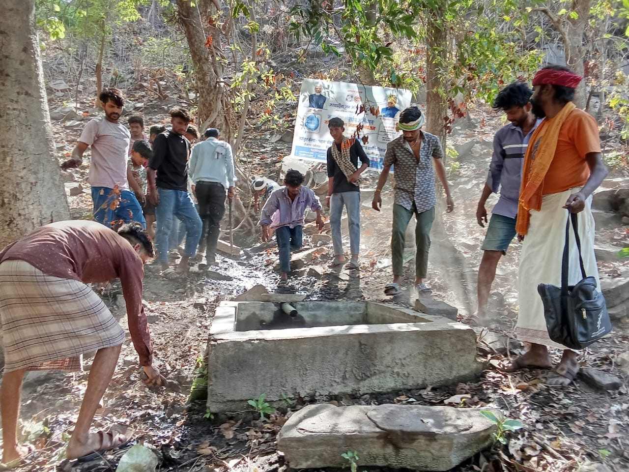 Alirajpur Shramdaan | Babaghada Water Source Clean-up; Wildlife Water