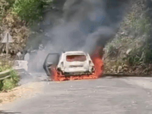 Nainital Tourists Jump Burning Car | Two Incidents in 2 Days