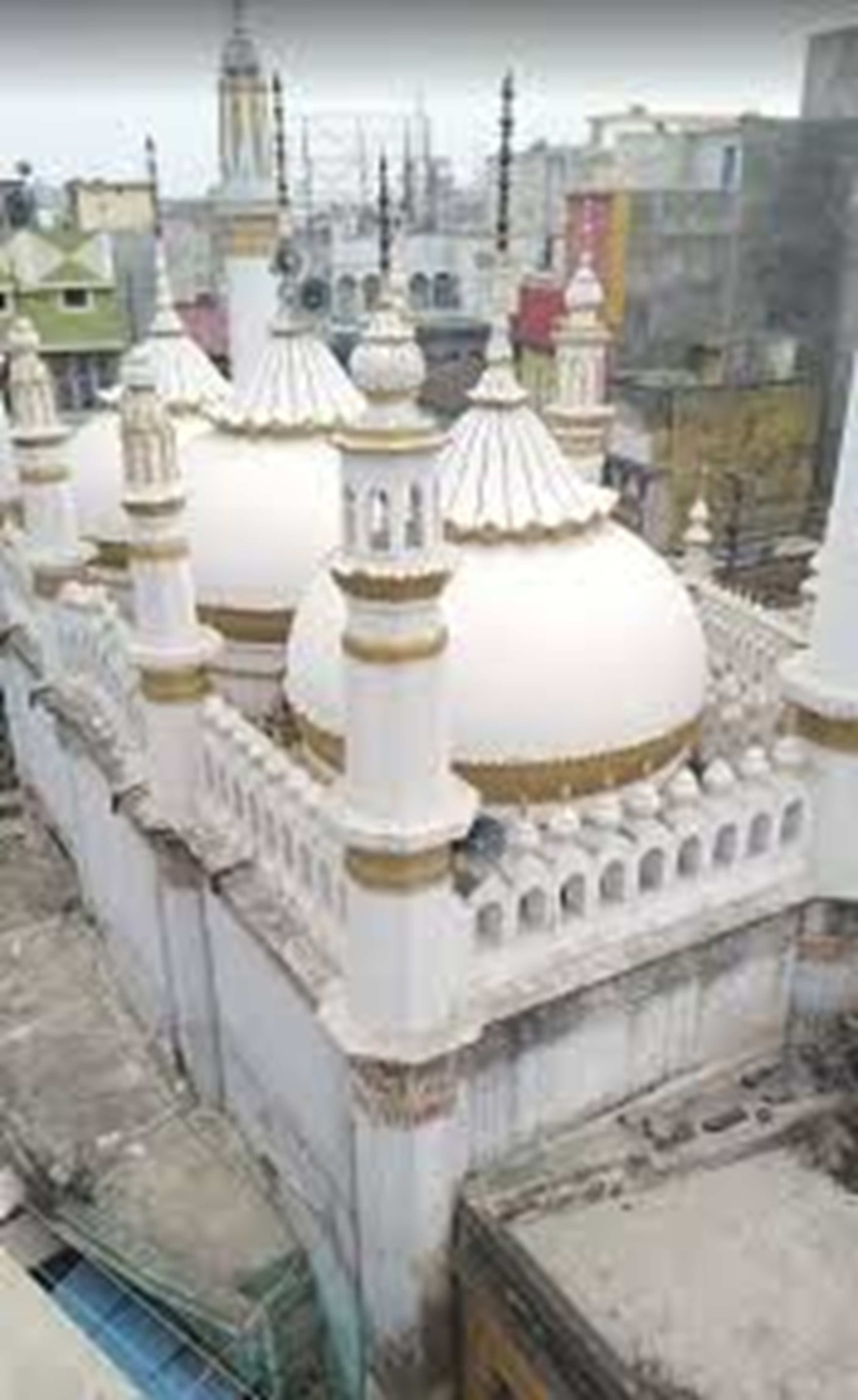 340 places in Siwan and 144 in Maharajganj are sensitive.