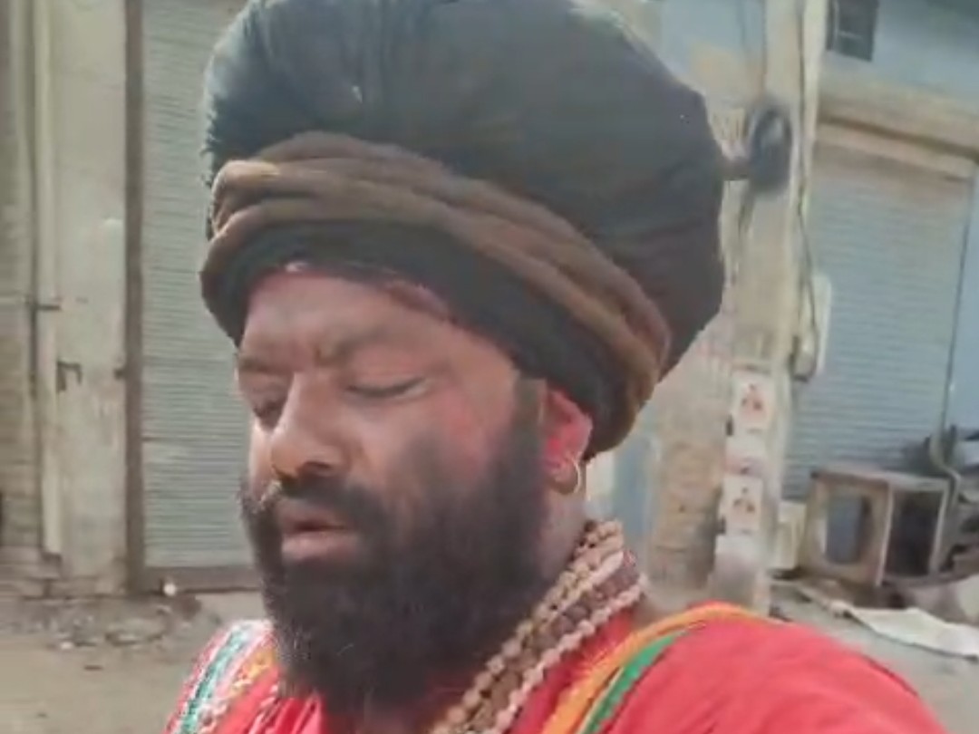 Abohar Dhongi Baba Robs Mechanic Rs 4k | Locals Nab Fraudster