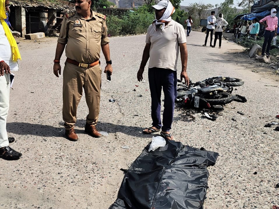 Chitrakoot Accident: Bike Hit By Truck, One Dead, One Injured, Driver ...