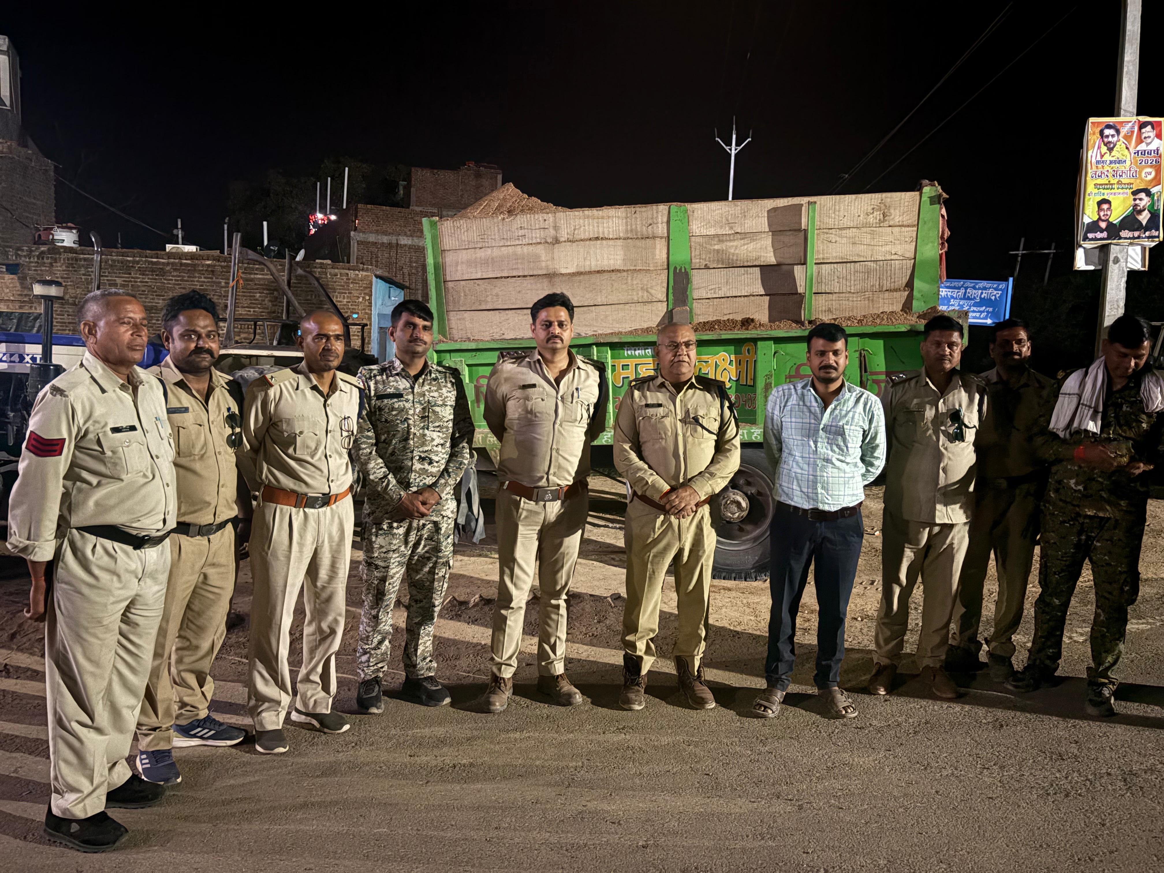 Sevda Illegal Sand Transport Police Action | Datia 3 Tractors Seized