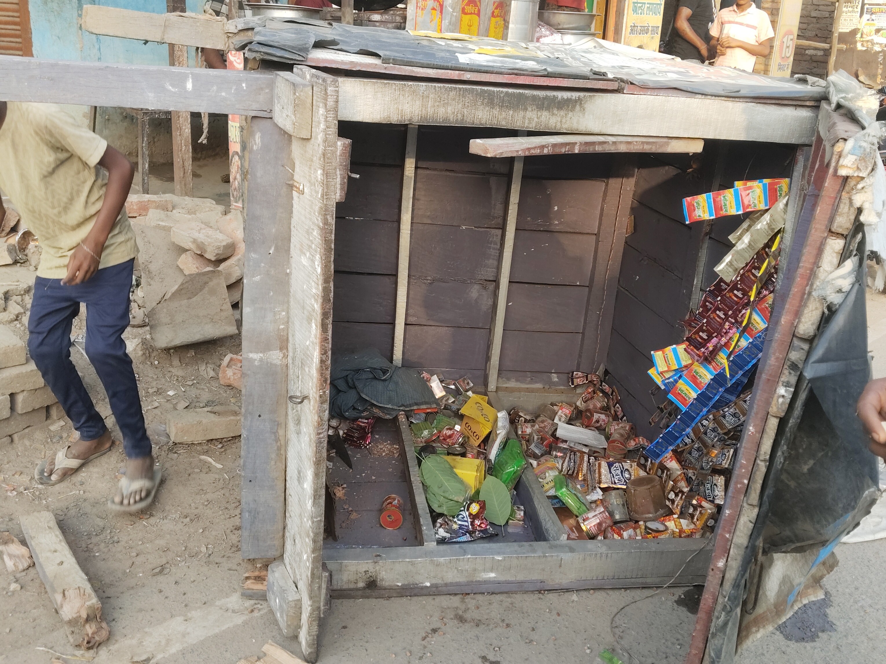 Ghurpur Truck Accident | Shop Damaged, Shopkeeper Injured