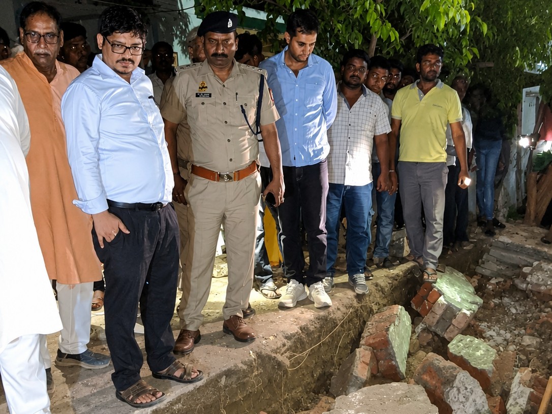 Sadabad School Wall Collapse: Two Labourers Death; SDM Assurance