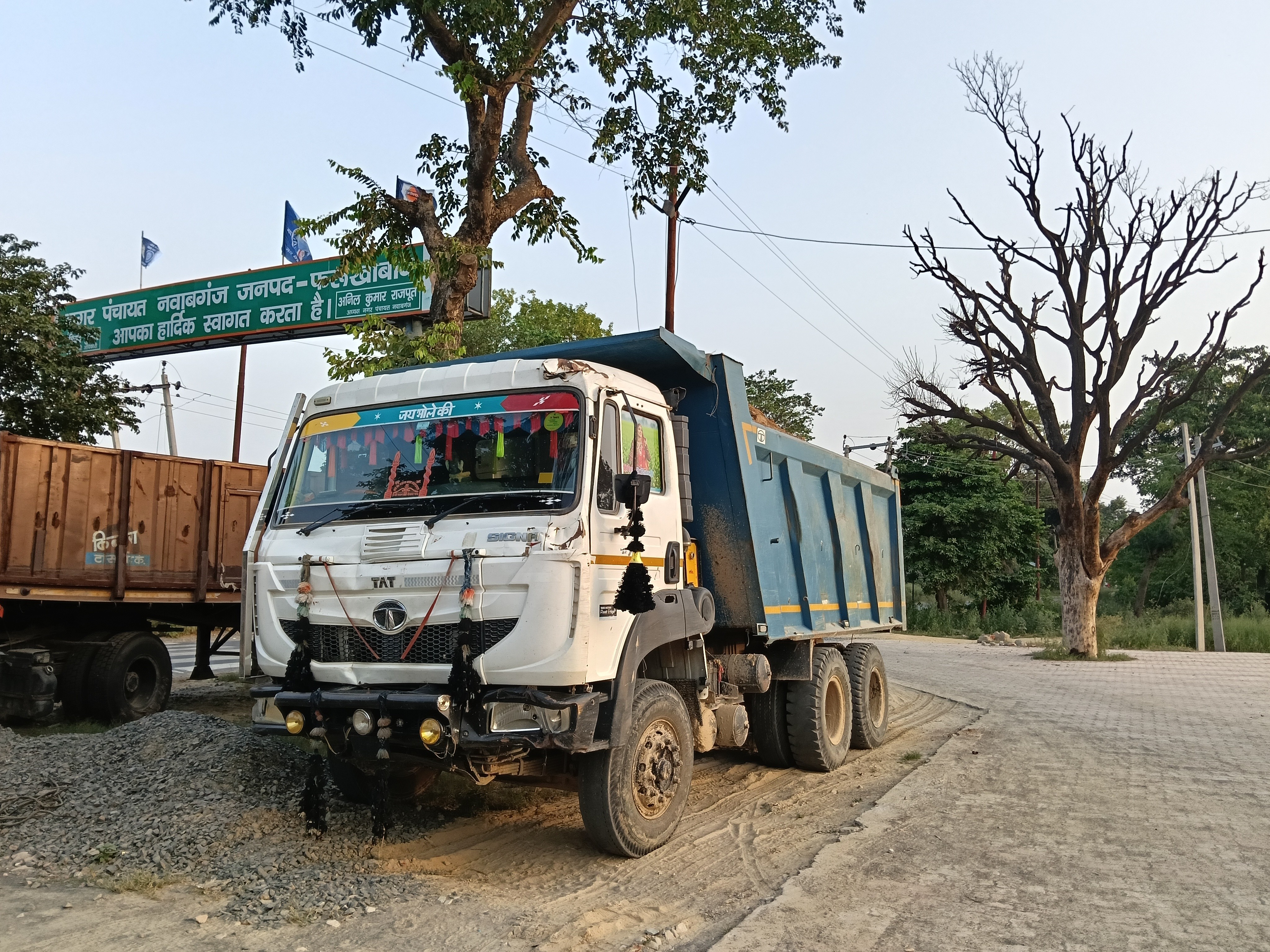 Nawabganj Dump Seized | No Number Plate, Documents Missing