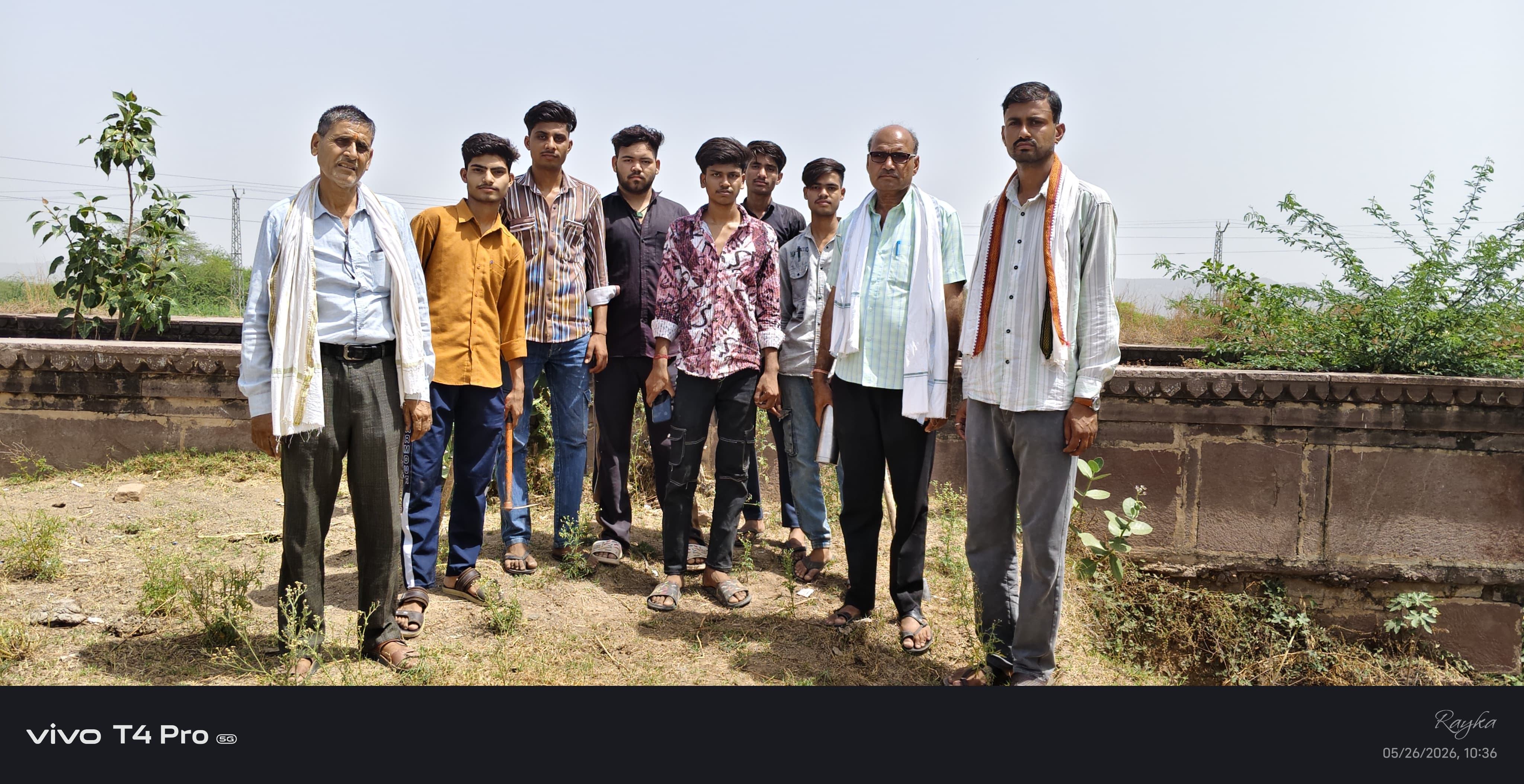 Children brightened the stepwell by donating their labour