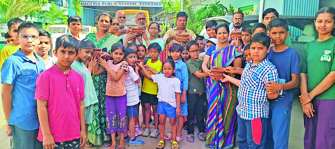 Food and water pots, pledge to save animals