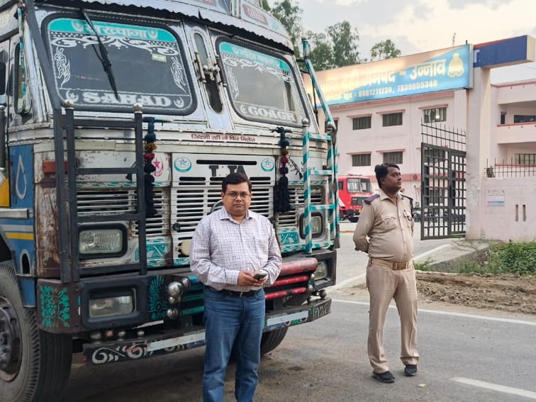 Unnao | 35 Vehicles Seized Over Illegal Mining & Overloading